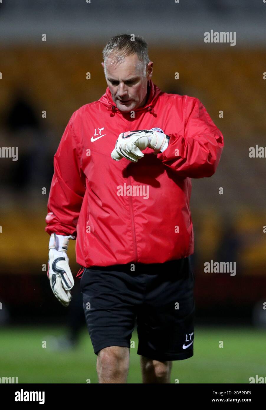 Charlton athletic goalkeeper coach lee turner hi-res stock photography ...