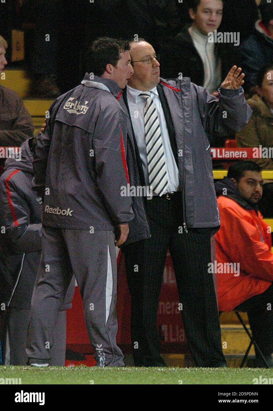 Liverpool manager rafael benitez hi-res stock photography and images ...