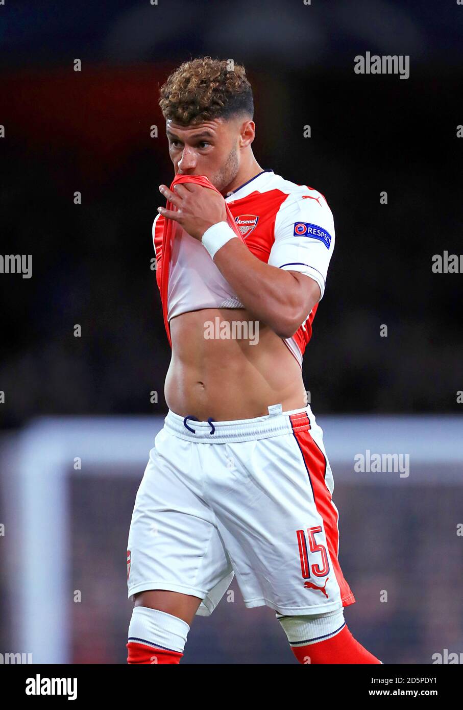 Oxlade chamberlain arsenal hi-res stock photography and images - Alamy