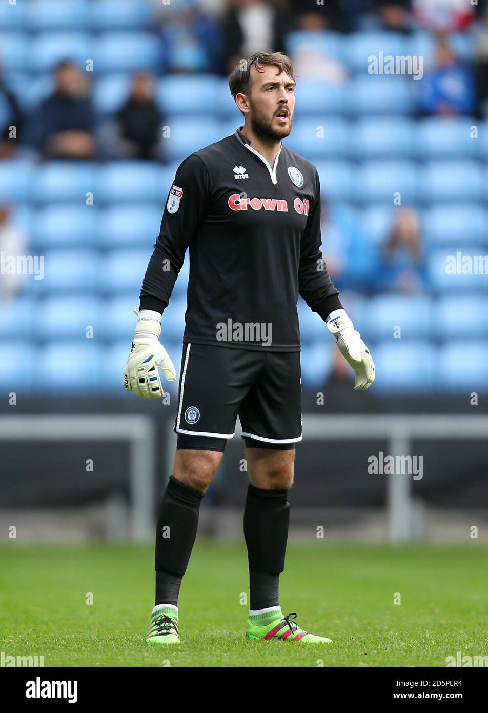 Rochdale goalkeeper Josh Lillis Stock Photo - Alamy