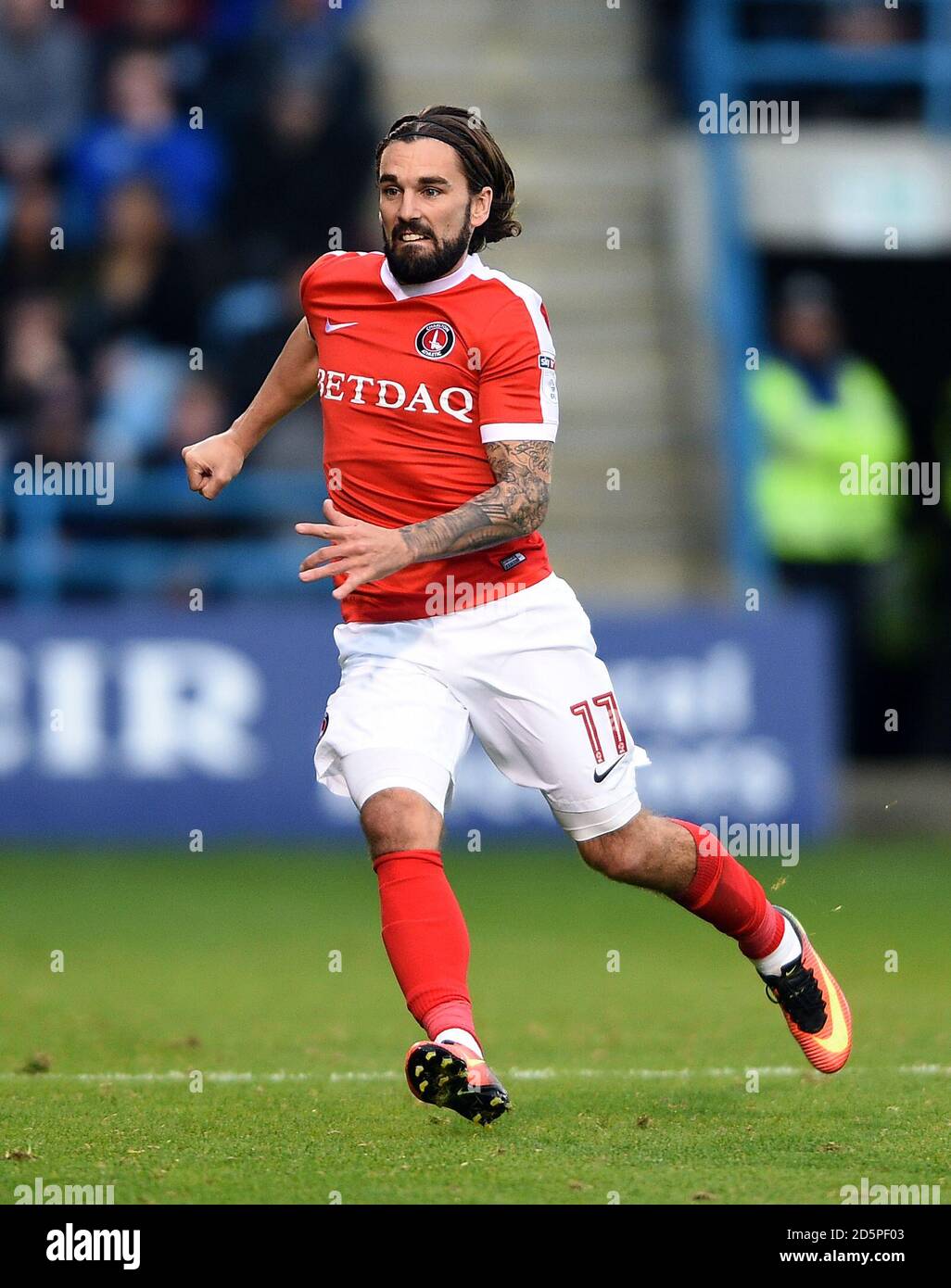 Charlton Athletic's Ricky Holmes Stock Photo - Alamy