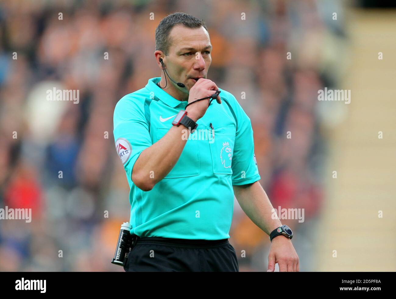 Referee Kevin Friend Stock Photo - Alamy