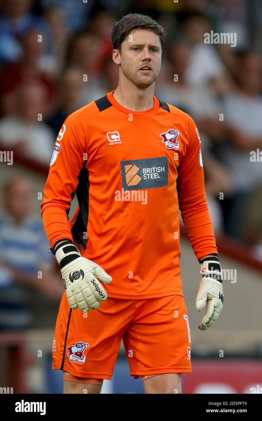 Scunthorpe United goalkeeper Luke Daniels Stock Photo - Alamy
