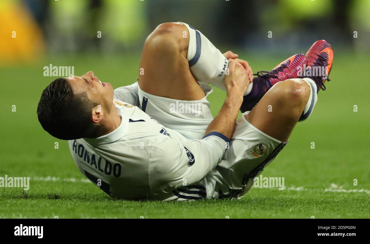 Cristiano Ronaldo reacts to a challenge Stock Photo - Alamy