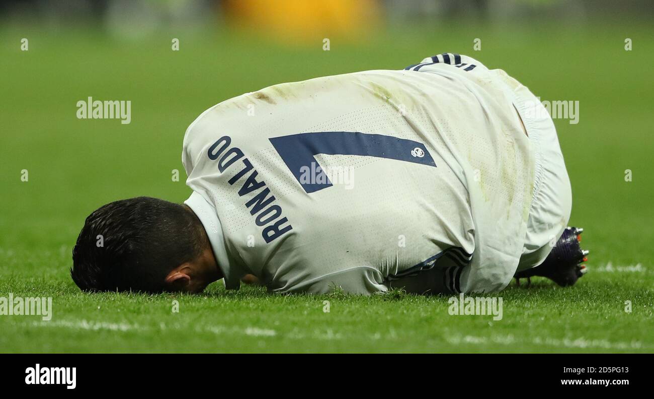 Cristiano Ronaldo reacts to a challenge Stock Photo - Alamy
