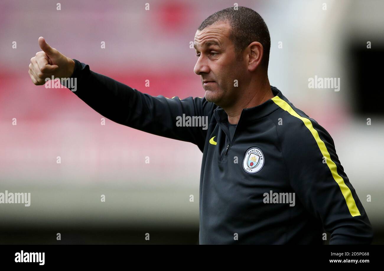 Manchester City manager Simon Davies Stock Photo - Alamy