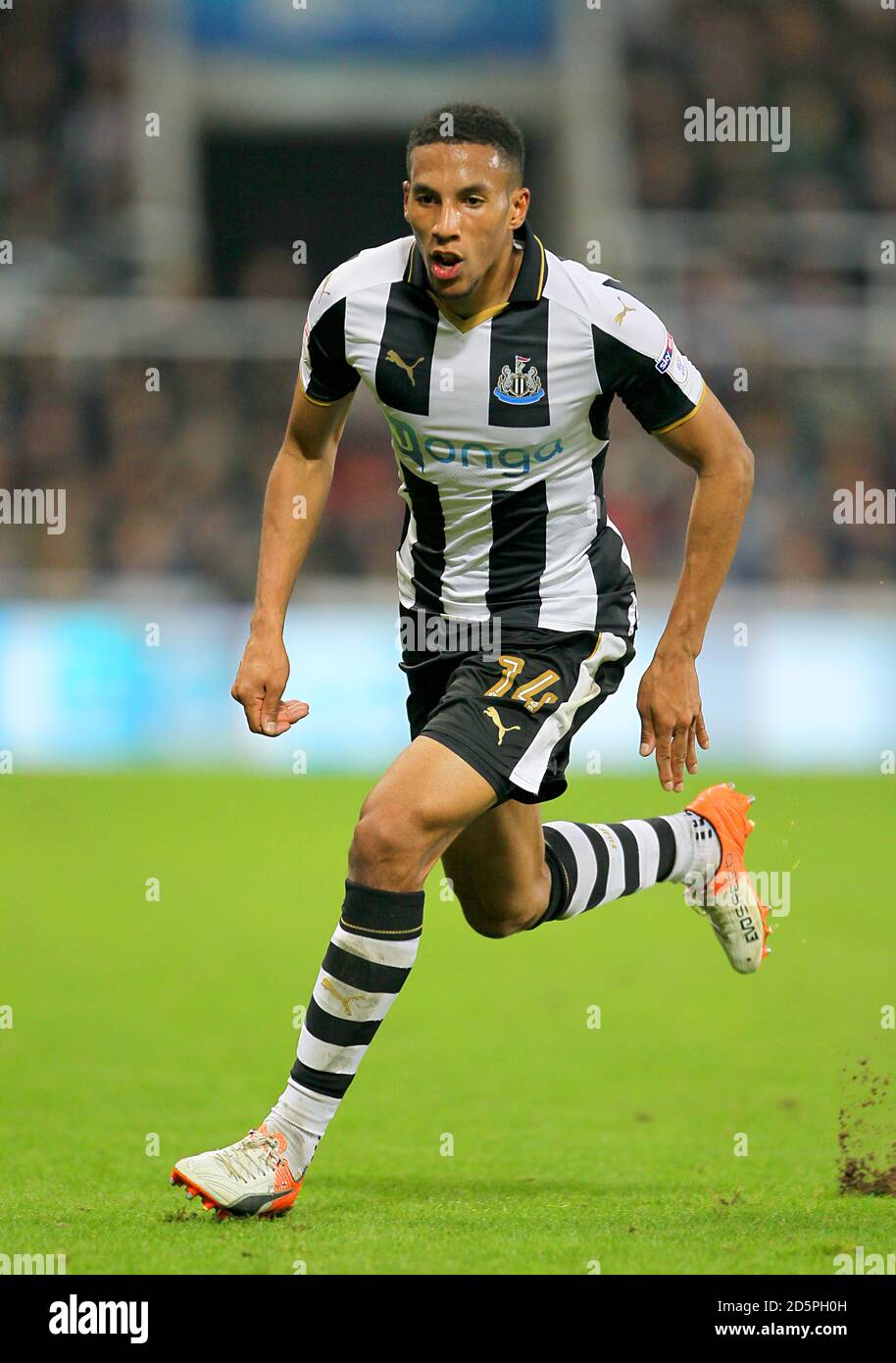Isaac Hayden, Newcastle United Stock Photo - Alamy