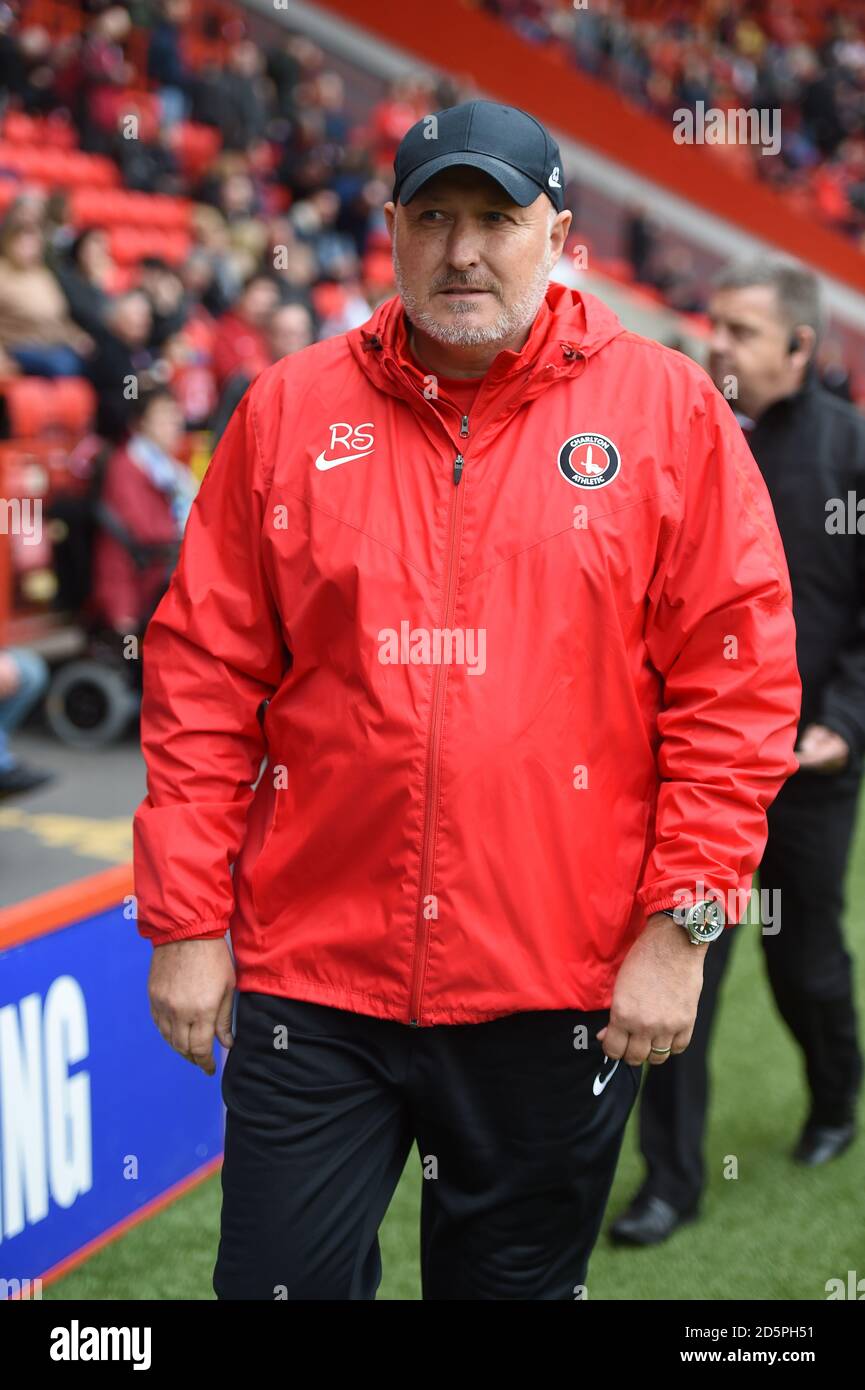 Charlton Athletic manager Russell Slade Stock Photo - Alamy