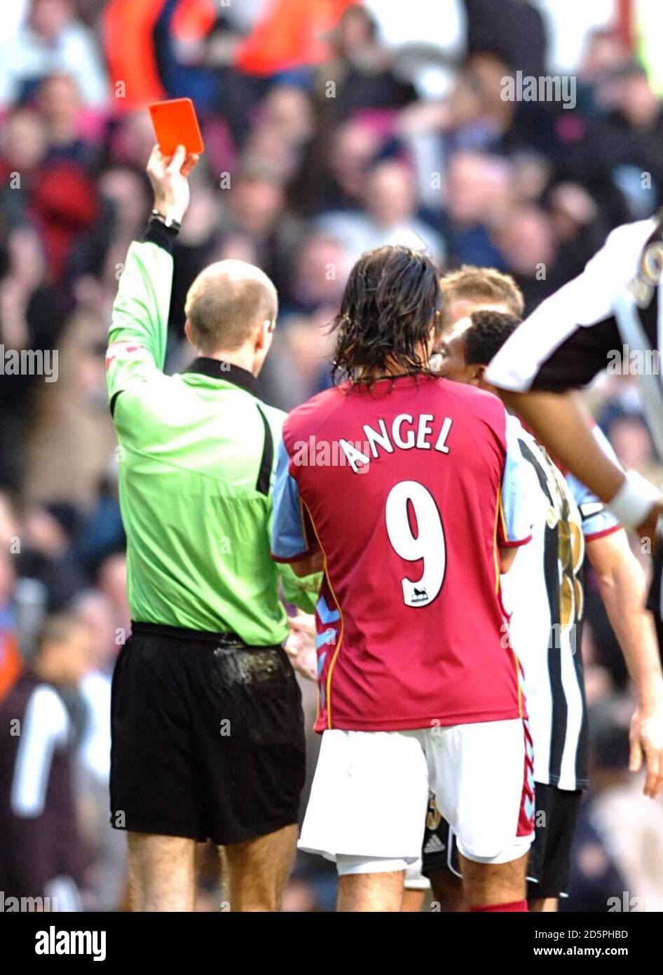 Mike riley premier league referee hi-res stock photography and images ...