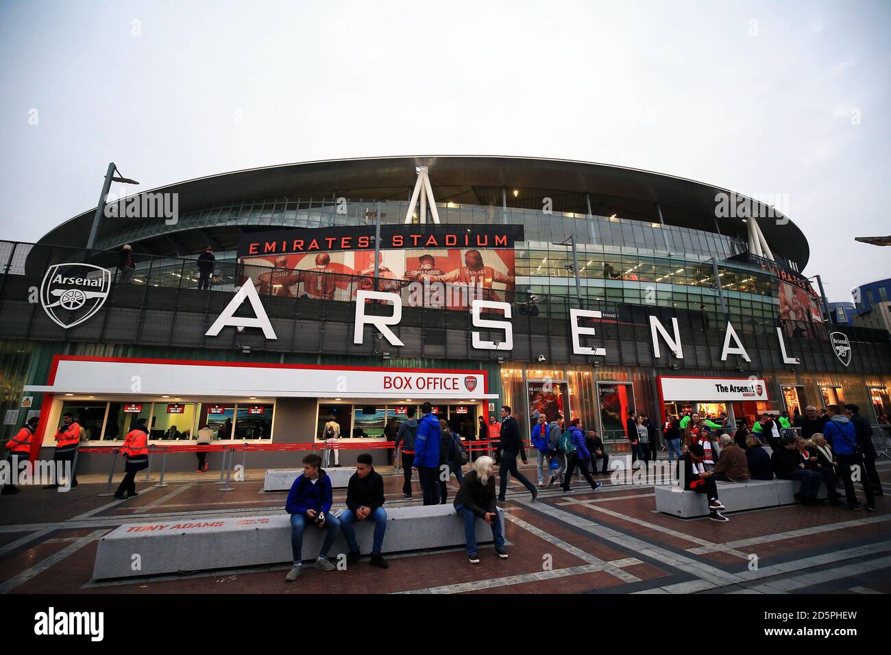 A general view of the Emirates Stadium, home of Arsenal Stock Photo - Alamy