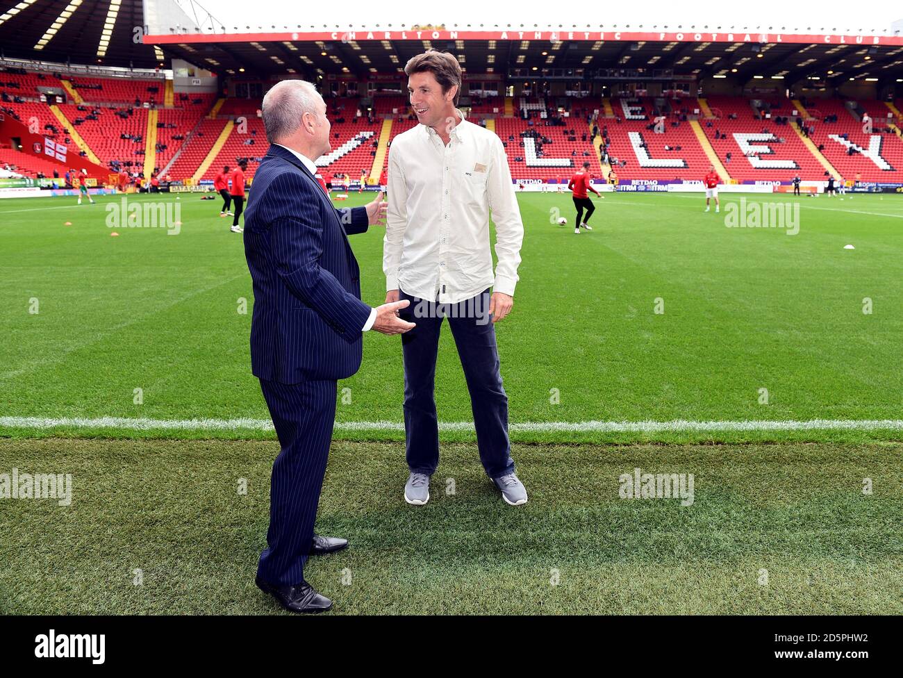 Former Charlton Athletic players Andy Hunt (right) and Keith Peacock ...