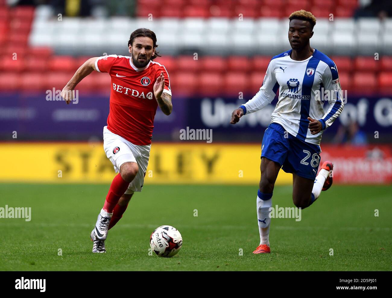 Charlton Athletic's Ricky Holmes Stock Photo - Alamy