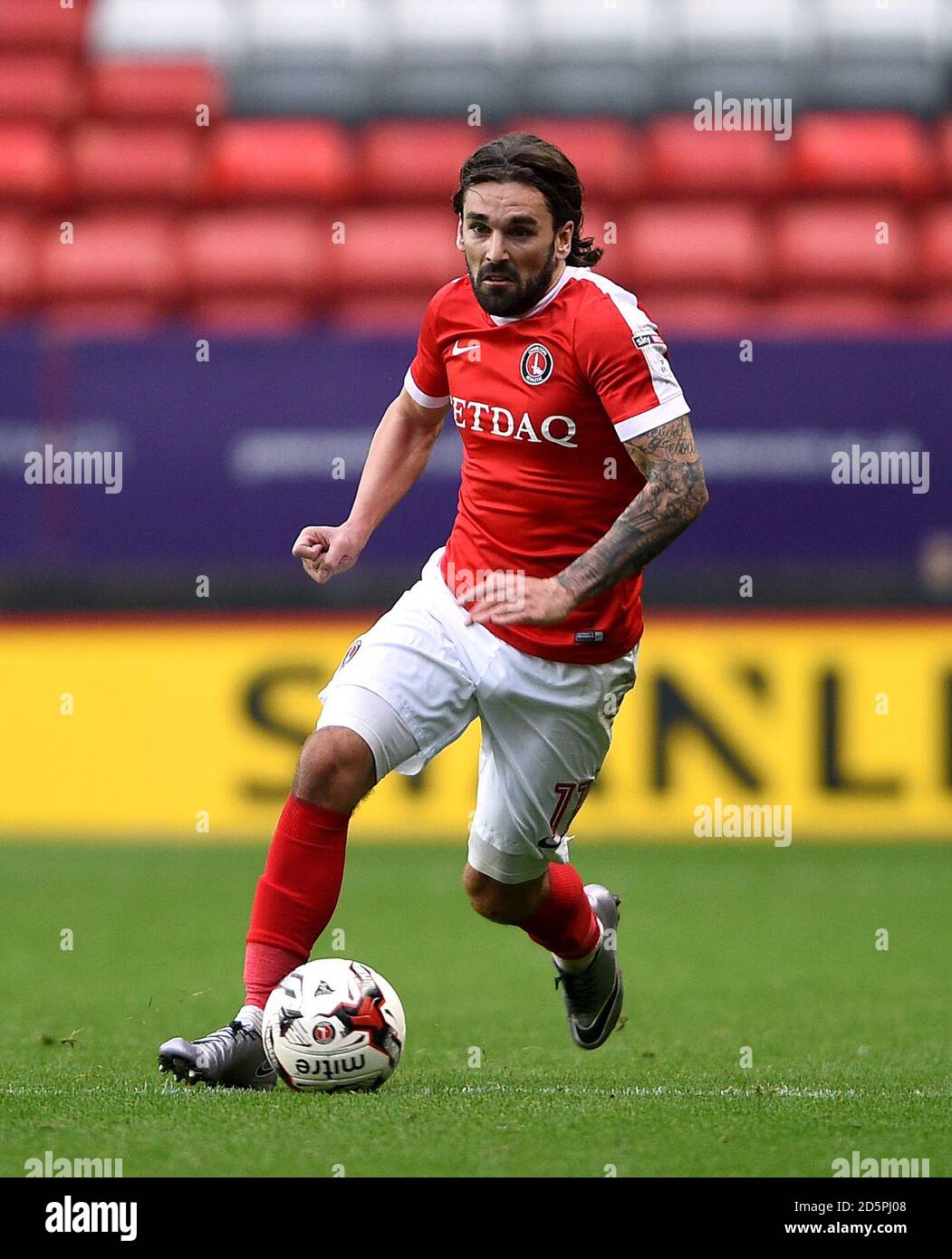 Charlton Athletic's Ricky Holmes Stock Photo - Alamy