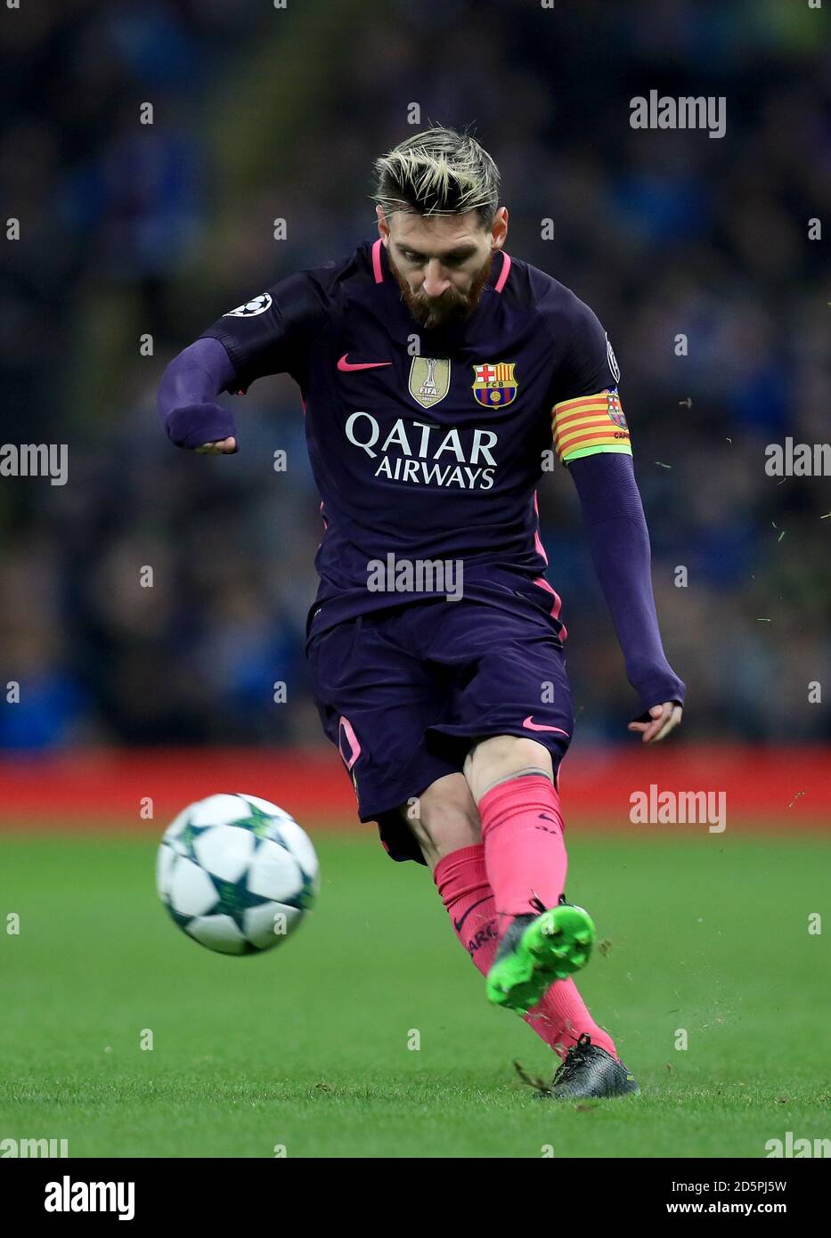 Barcelona's Lionel Messi in action Stock Photo - Alamy