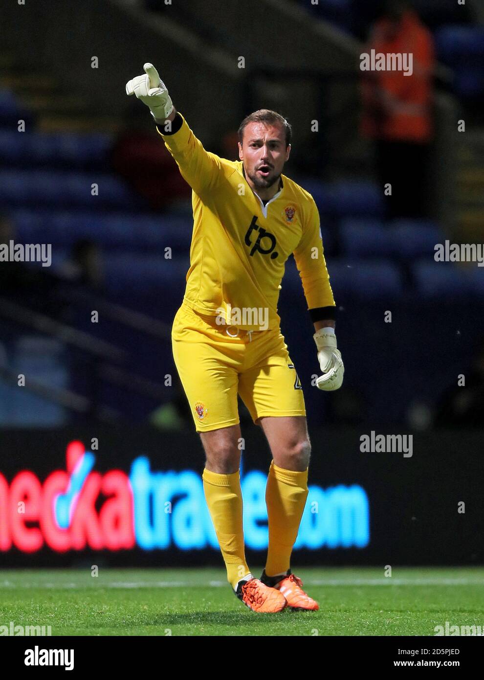 Blackpool goalkeeper Dean Lyness Stock Photo - Alamy