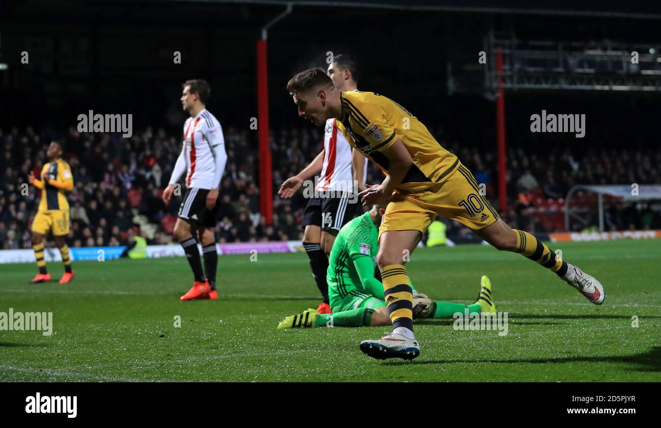 Tom cairney brentford hi-res stock photography and images - Alamy