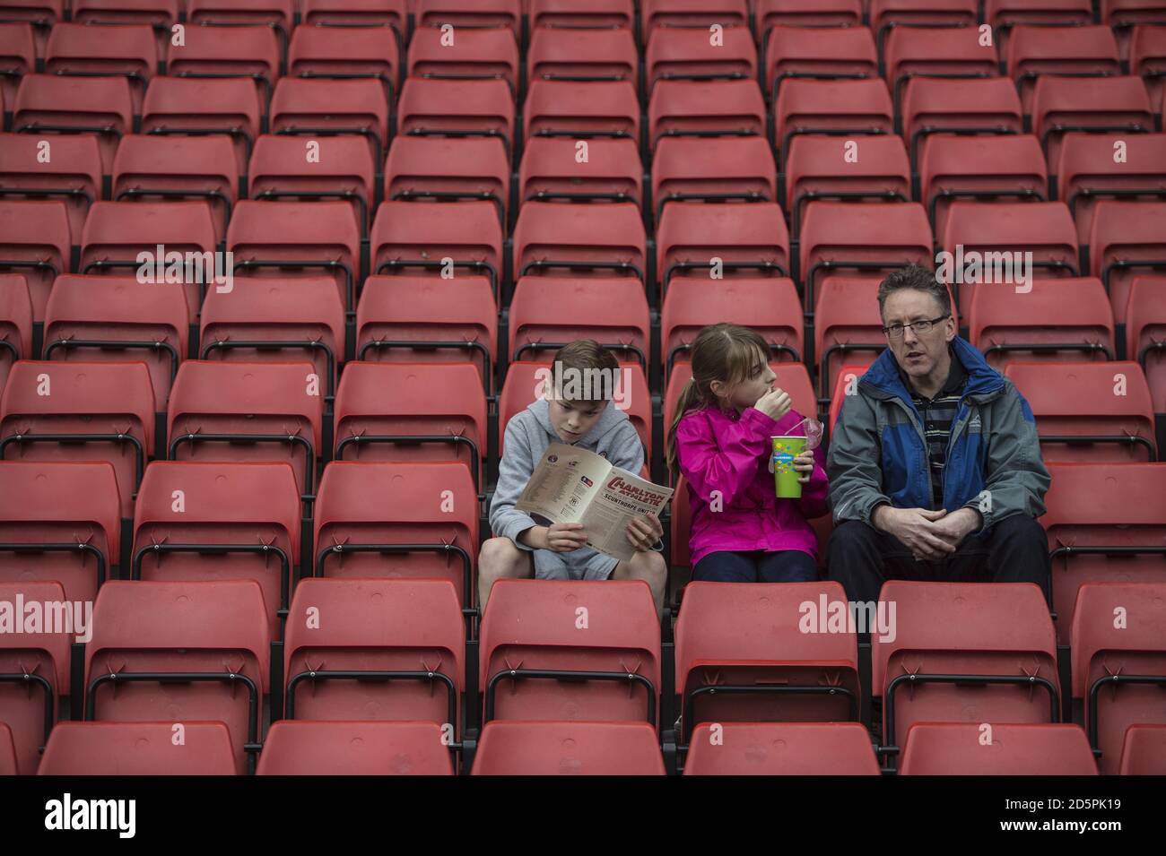 Pre kick off hi-res stock photography and images - Alamy