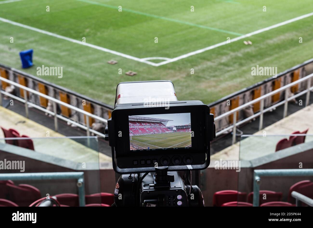 Soccer tv camera hi-res stock photography and images - Alamy