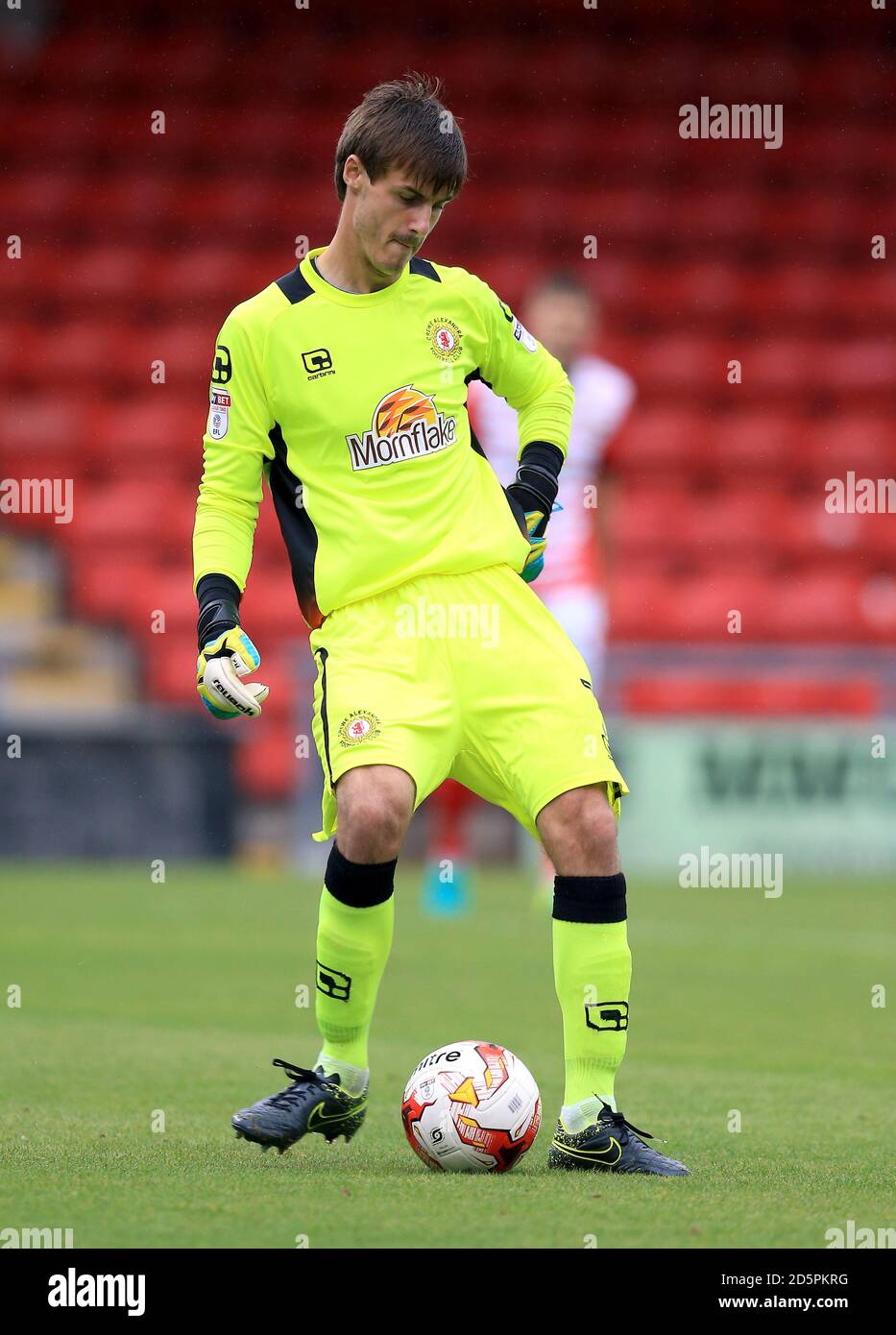 Crewe Alexandra's goalkeeper Ben Garratt Stock Photo - Alamy