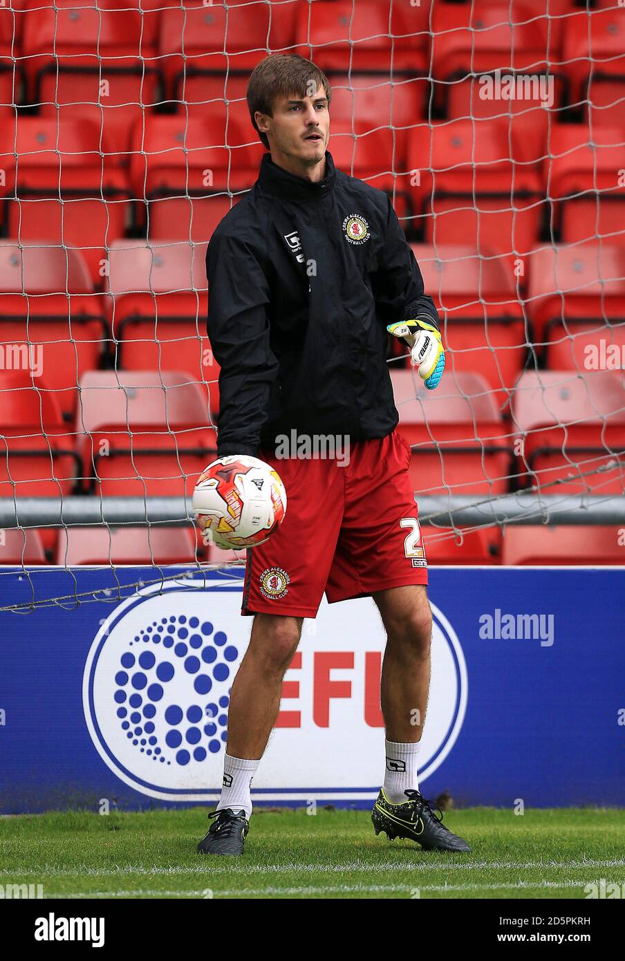 Crewe Alexandra's goalkeeper Ben Garratt Stock Photo - Alamy