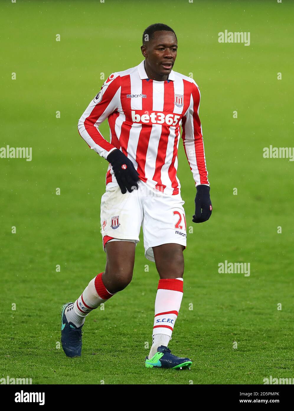 Stoke City's Giannelli Imbula Stock Photo - Alamy