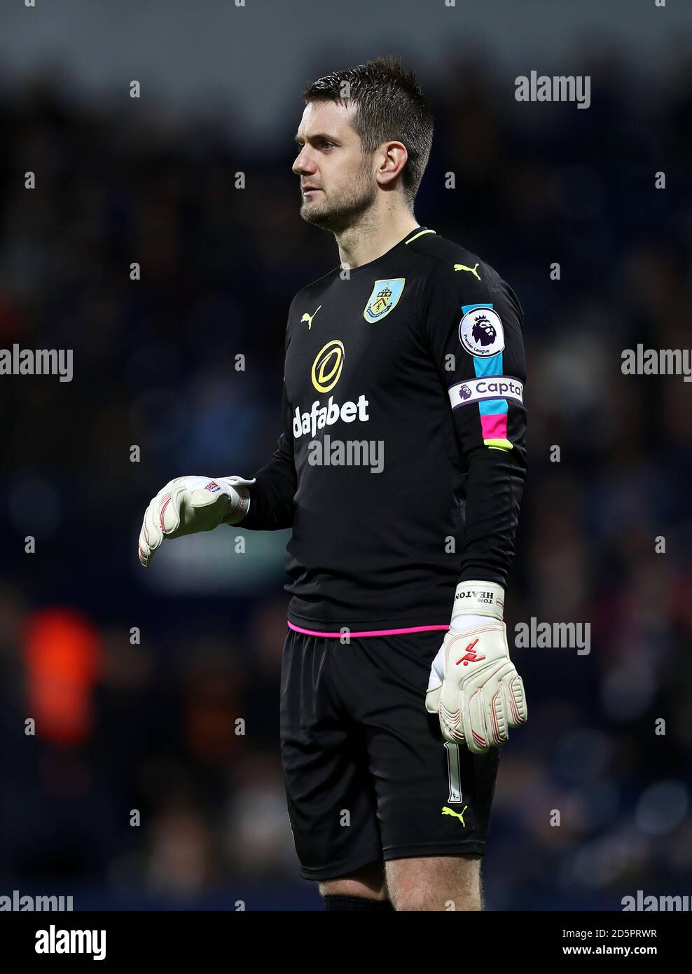 Burnley goalkeeper Tom Heaton Stock Photo - Alamy