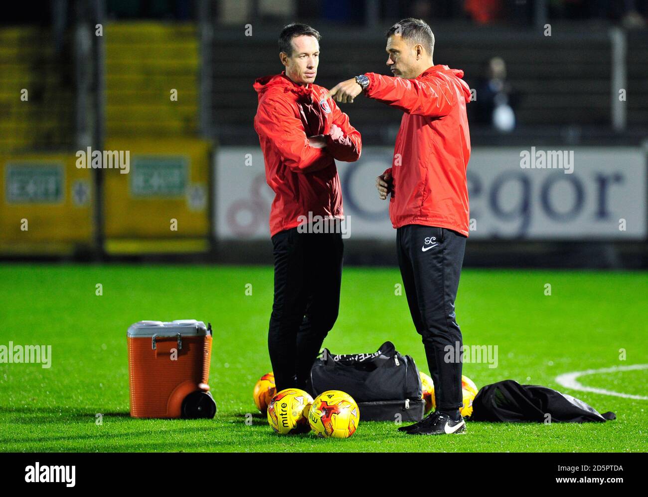 Charlton athletic first team coach hi-res stock photography and images ...