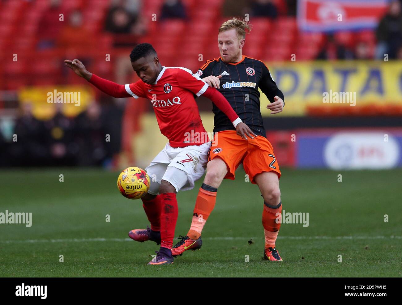 Charlton Athletic's Ademola Lookman (left) and Sheffield United's Mark ...