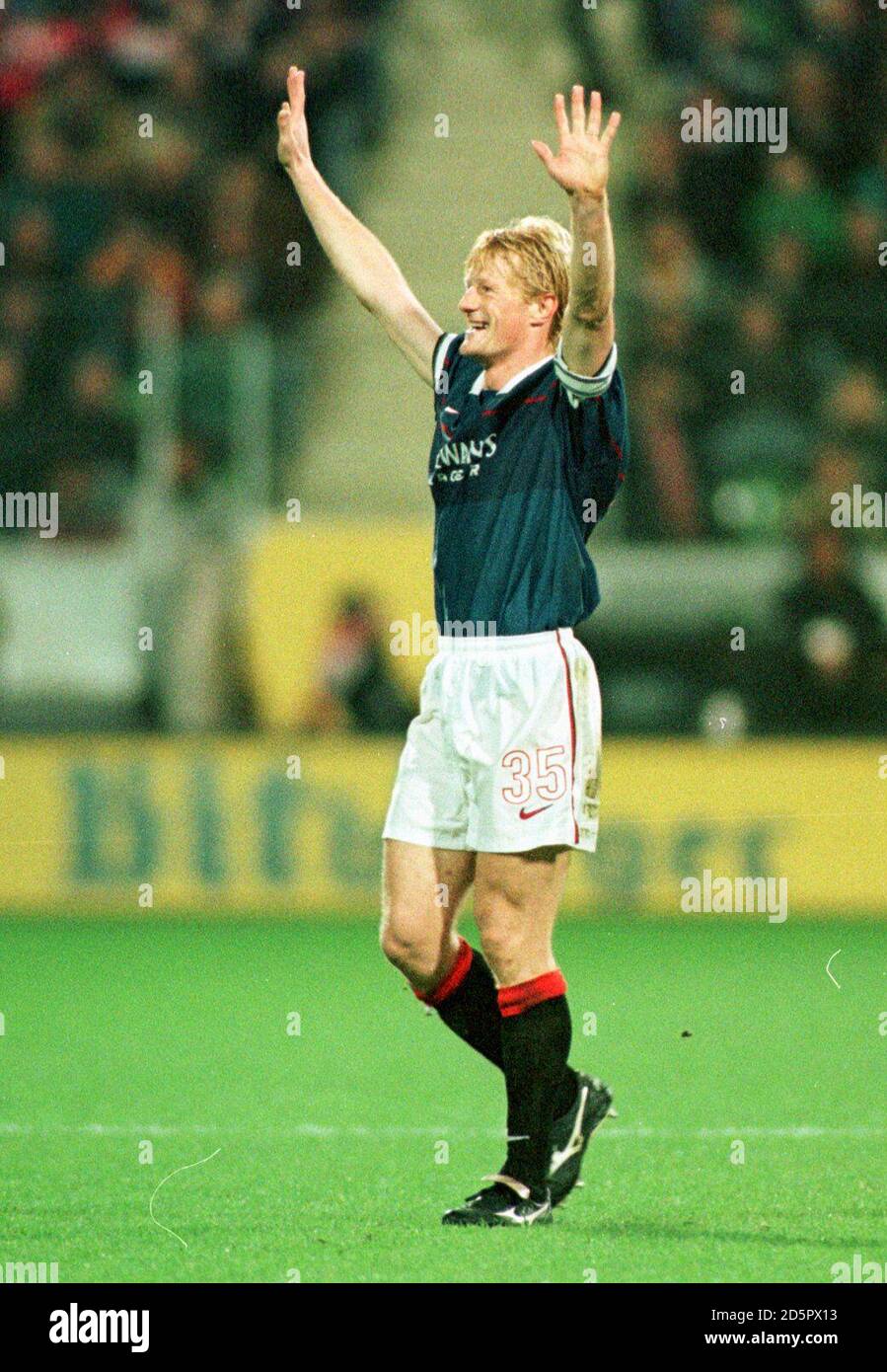 Rangers captain Colin Hendry celebrates the second goal Stock Photo - Alamy