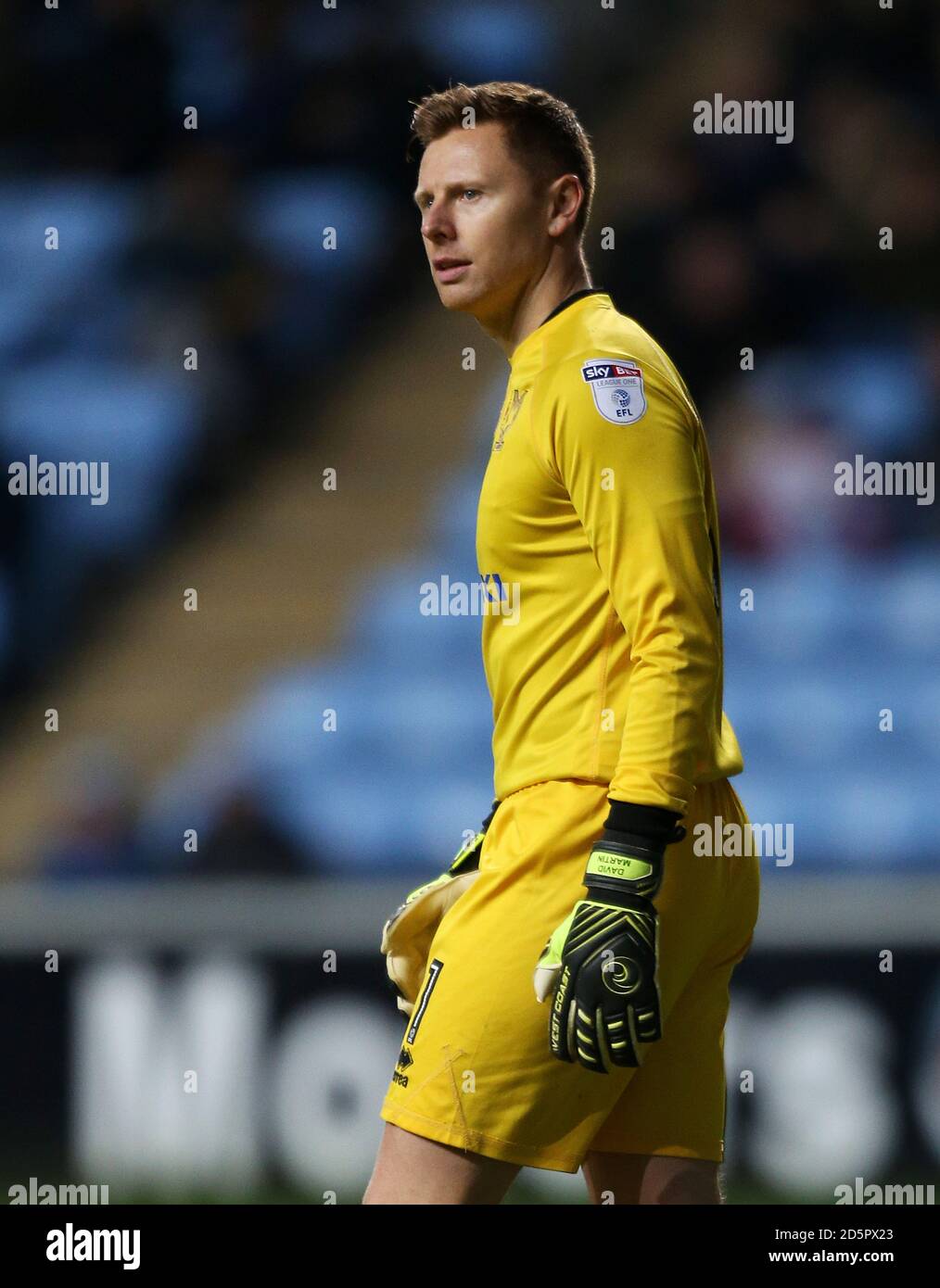 Mk dons goalkeeper david martin hi-res stock photography and images - Alamy