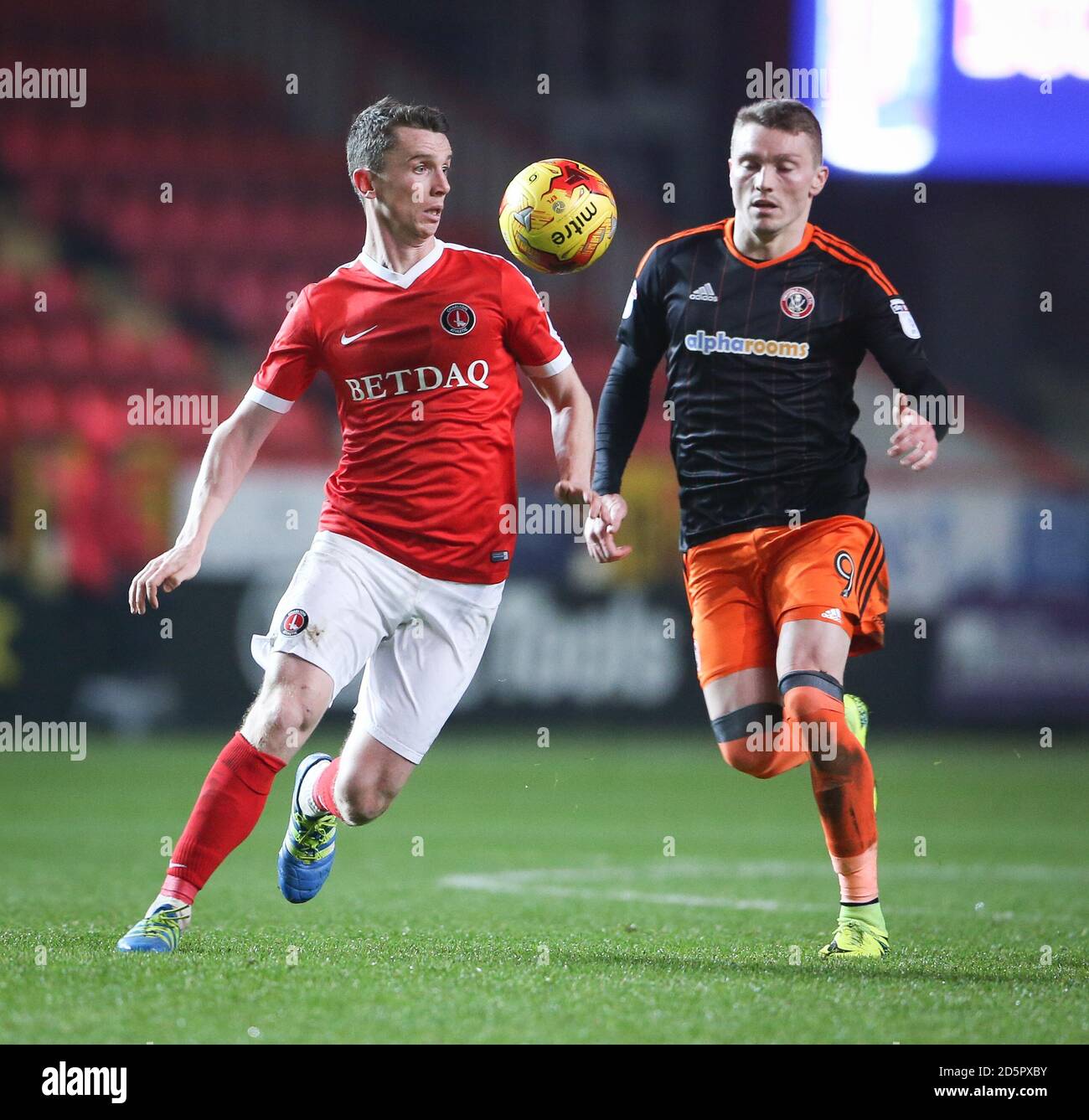 Charlton Athletic's Kevin Foley (left) and Sheffield United's Caolan ...