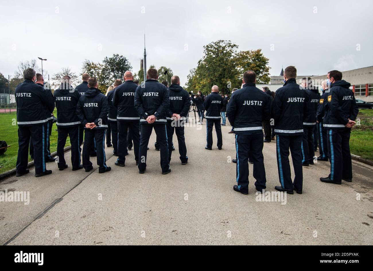 Corrections officers prison hi-res stock photography and images - Alamy