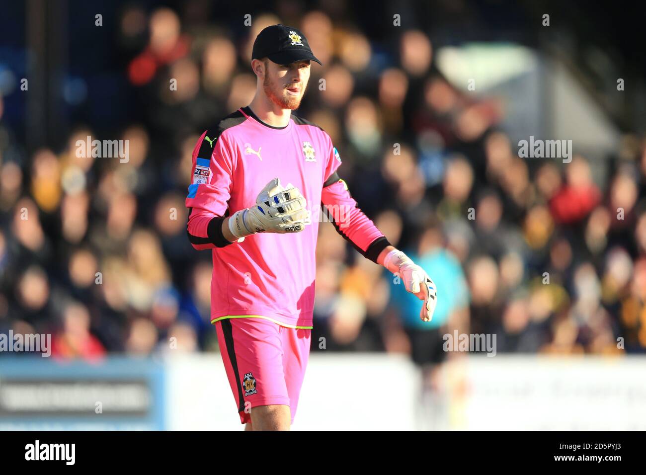 Cambridge United goalkeeper Will Norris Stock Photo - Alamy