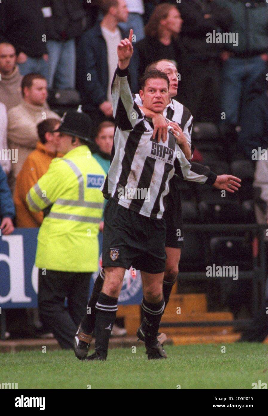 Sean Farrell of Notts County celebrates his winning goal Stock Photo ...