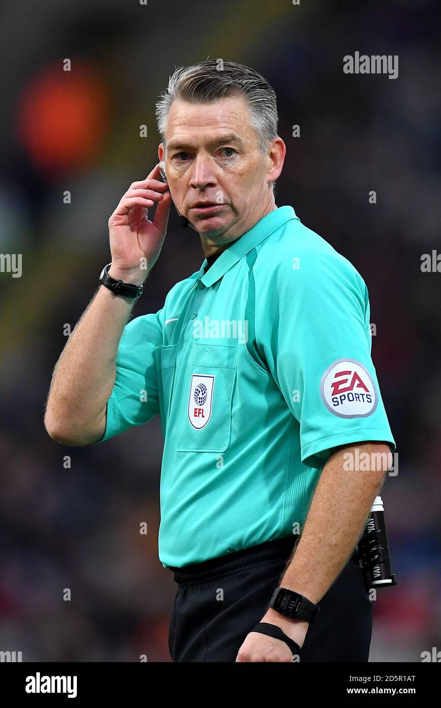 Referee Mark Haywood Stock Photo - Alamy