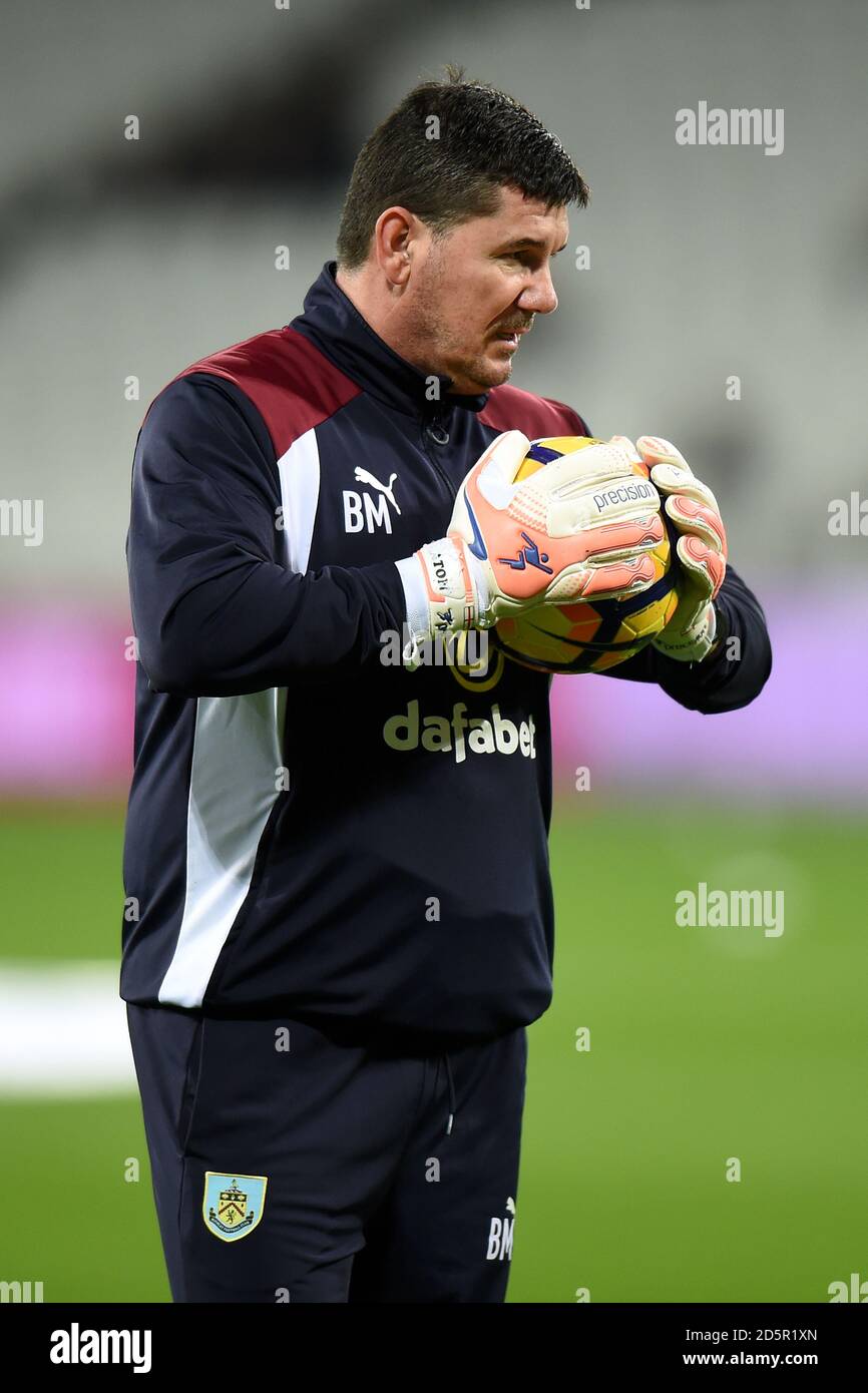 Goalkeeping coach billy mercer hi-res stock photography and images - Alamy