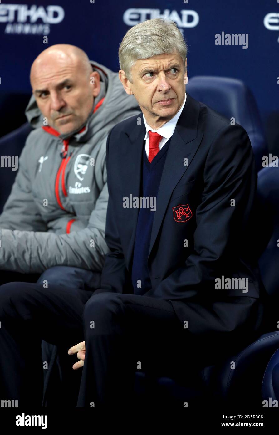 Arsenal manager Arsene Wenger on the bench before kick off Stock Photo ...