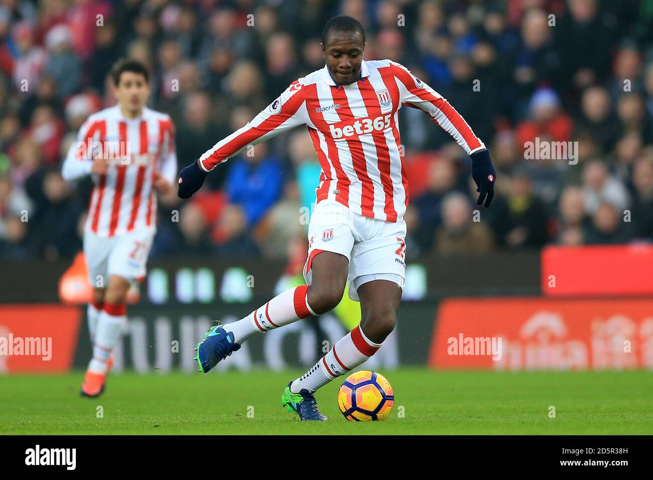 Stoke City's Giannelli Imbula Stock Photo - Alamy