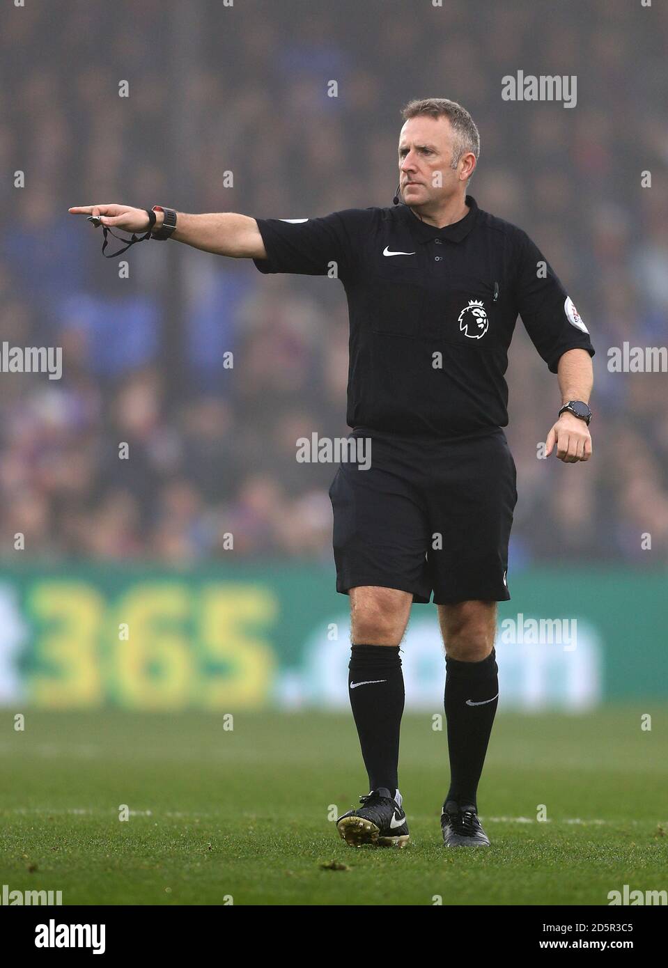 Referee Jon Moss Stock Photo - Alamy