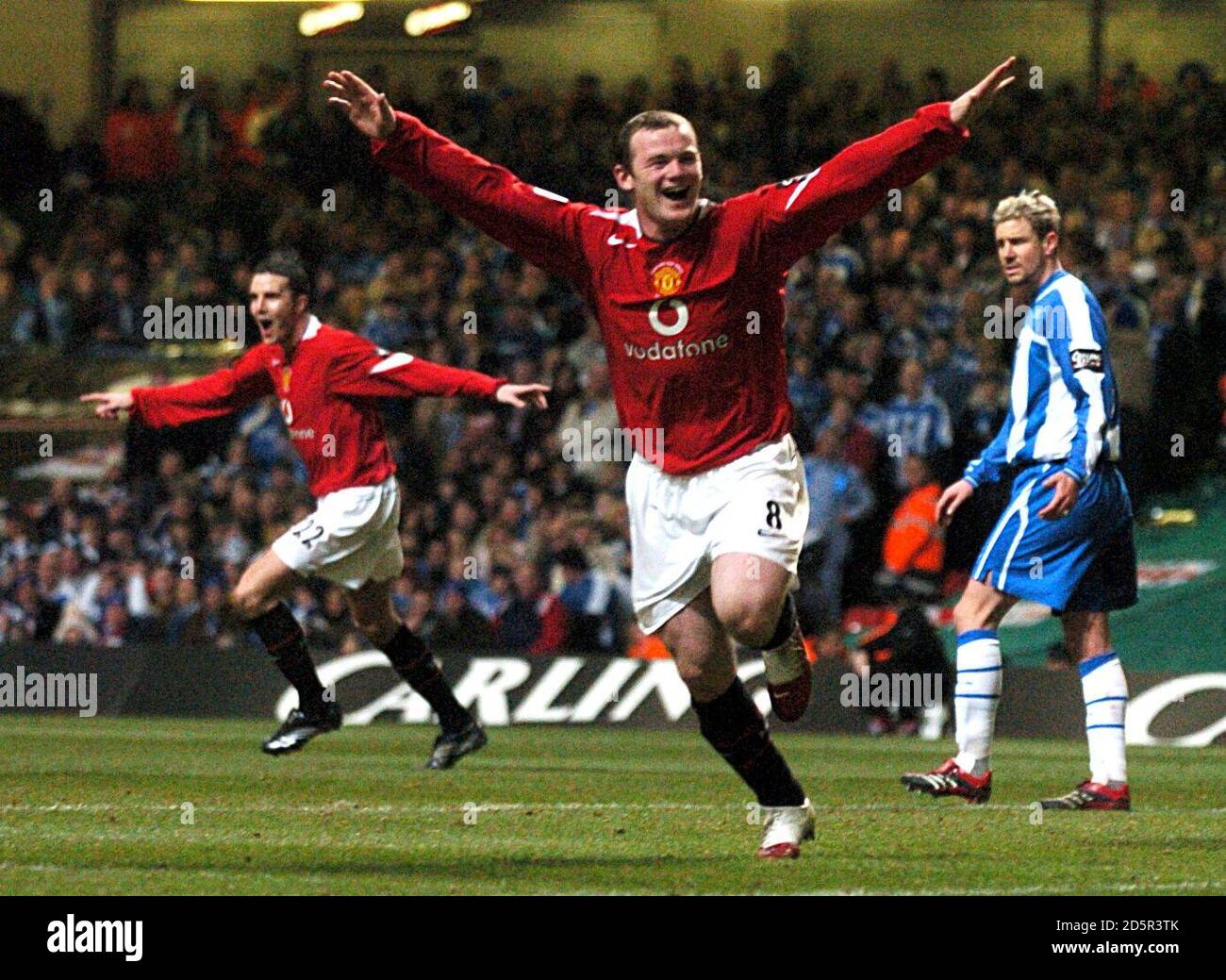Manchester united wayne rooney celebrates his goal hi-res stock ...