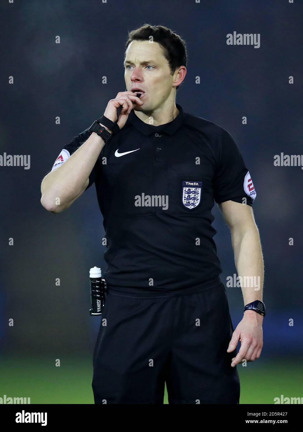Referee Darren England Stock Photo - Alamy