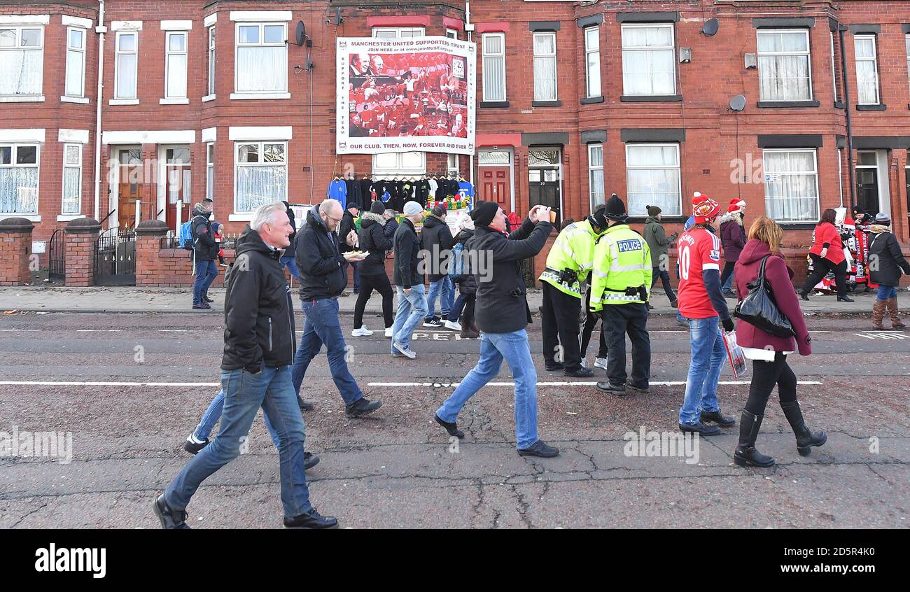 Fans outside Old trafford Stock Photo - Alamy