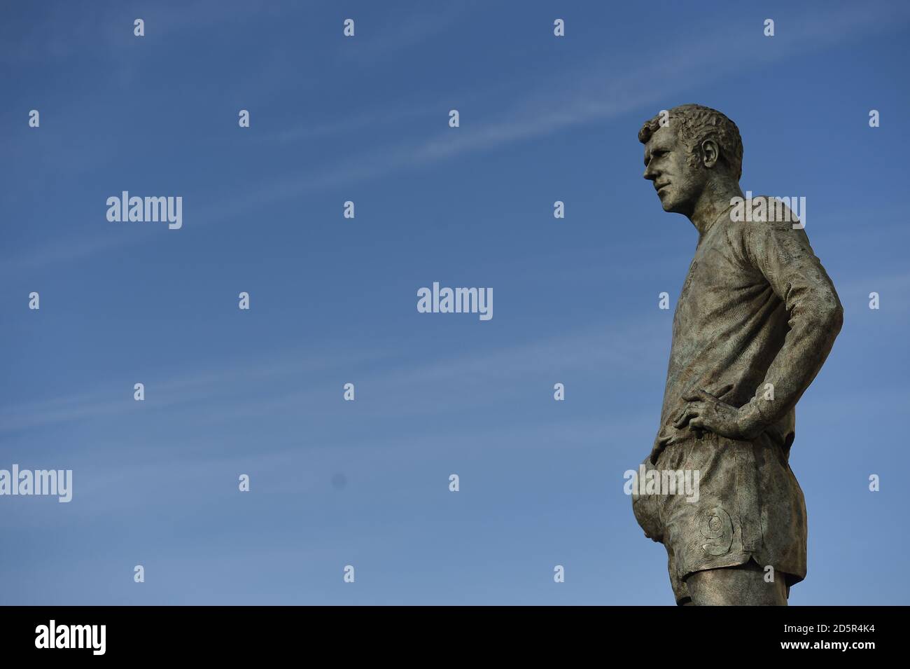 Peter osgood statue High Resolution Stock Photography and Images - Alamy