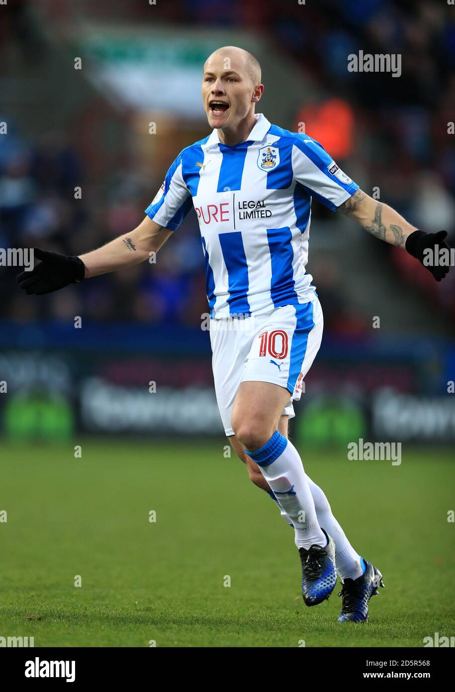 Towns aaron mooy huddersfield towns hi-res stock photography and images ...