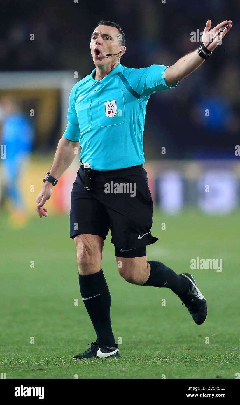 Referee Neil Swarbrick Stock Photo - Alamy