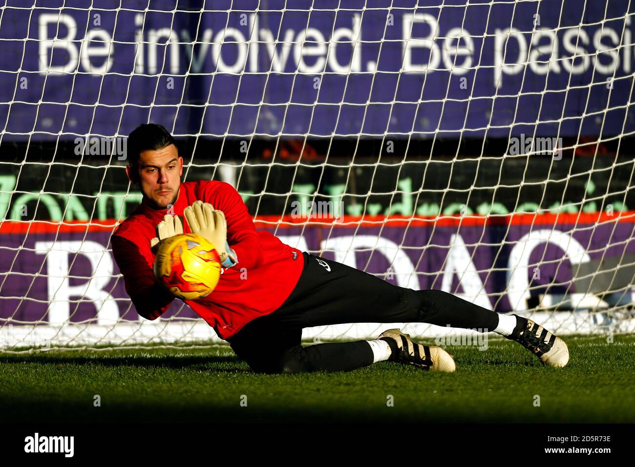 Charlton Athletic goalkeeper Dimitar Mitov Stock Photo - Alamy