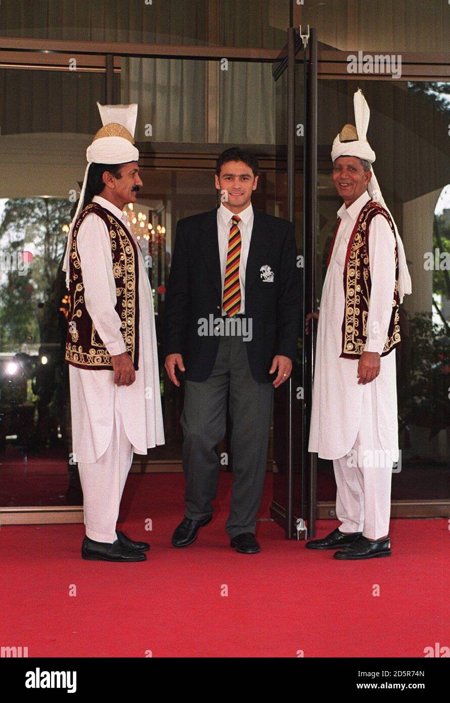 Mark Ramprakash arrive to join the England squad Stock Photo - Alamy