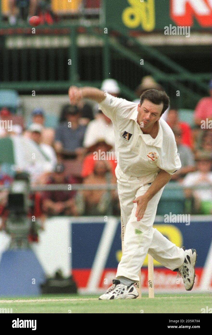 Australia's Steve Waugh bowling Stock Photo - Alamy