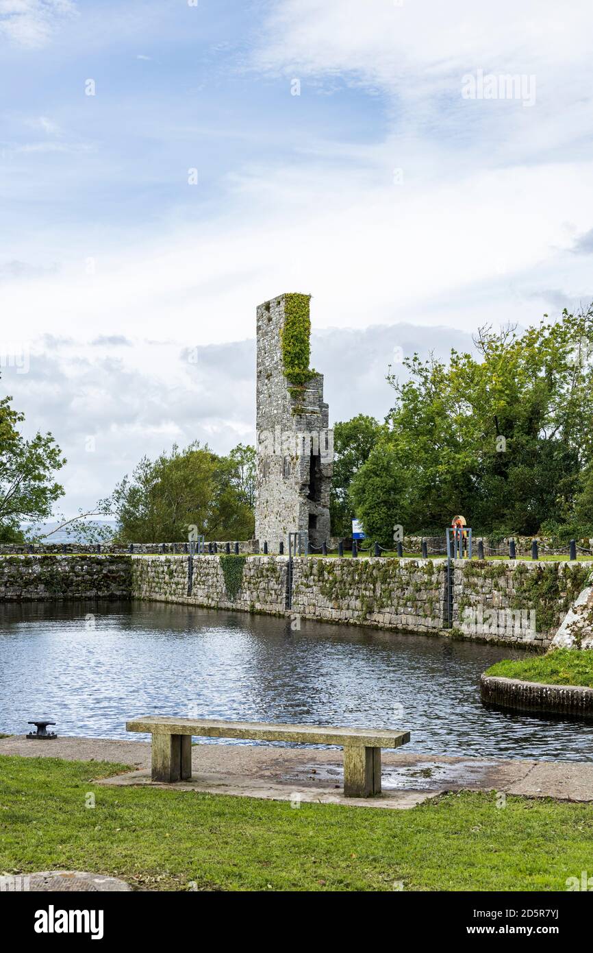 17th century irish castle hi-res stock photography and images - Alamy