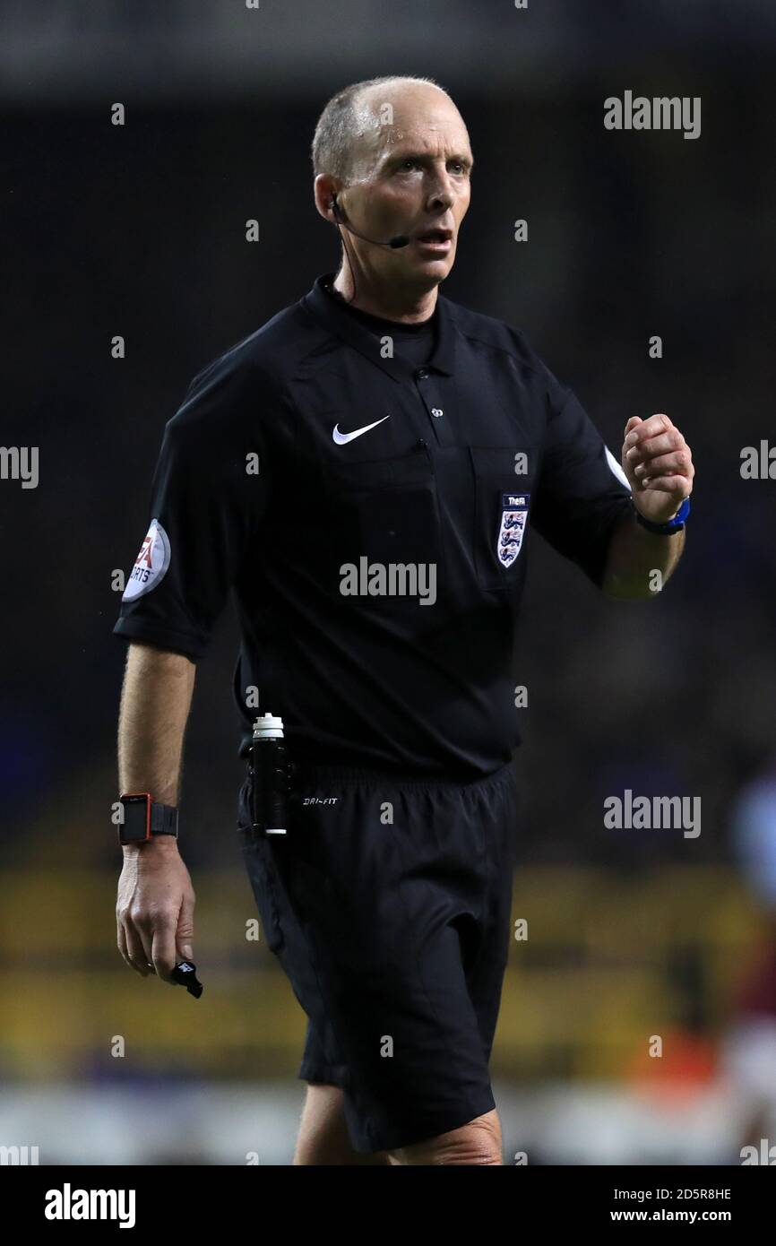 Referee Mike Dean Stock Photo - Alamy